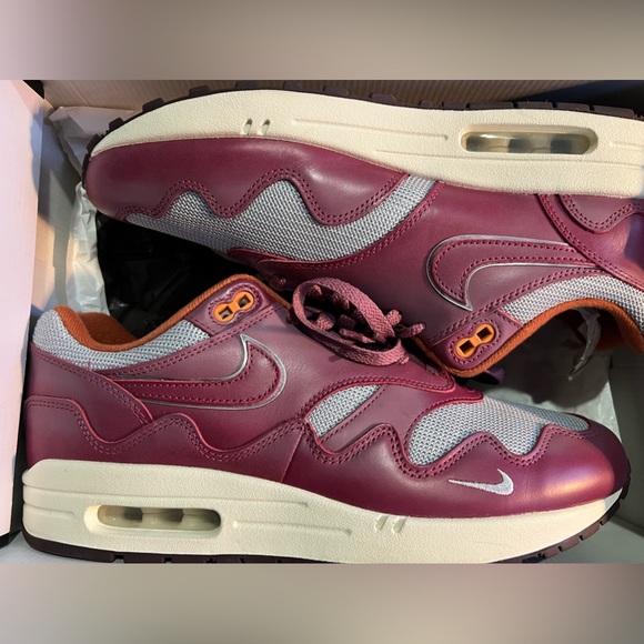Patta | Shoes | Nike Air Max Patta Waves Rush Maroon With Bracelet ...